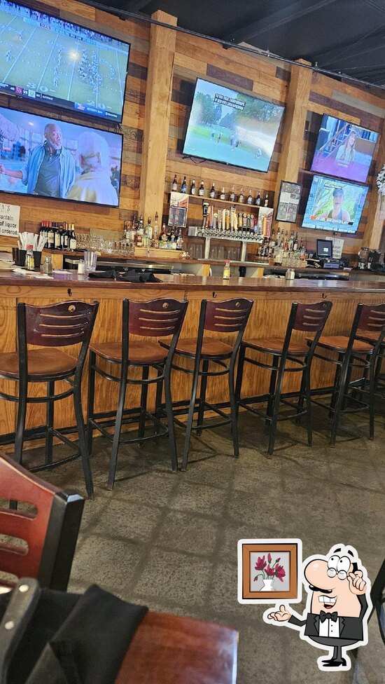 Augusta's Sports Grill, Cullman - Restaurant menu, prices and reviews
