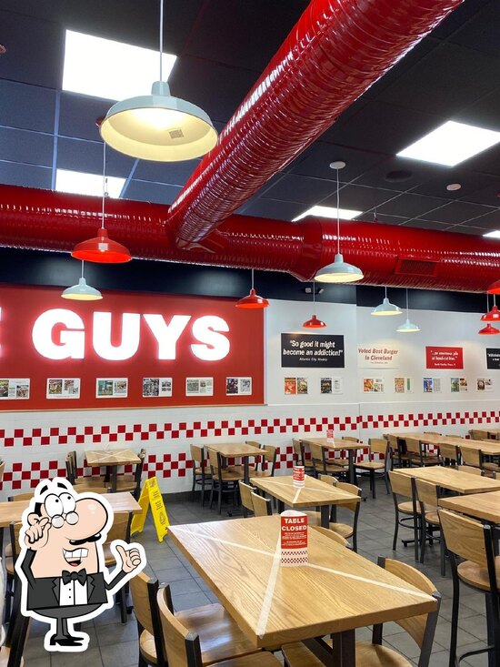 Five Guys, 790 Arlington Ridge in Green - Restaurant menu and reviews