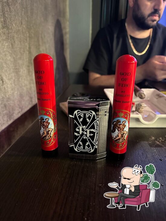 Robusto's Cigar Bar & Bistro, Dearborn - Carta del restaurante y opiniones