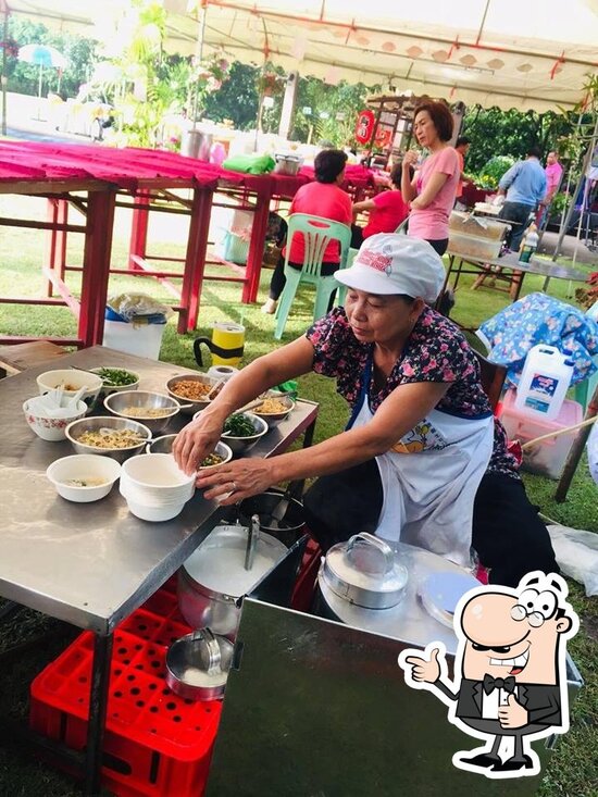 Restaurante ร้านปากหม้อหมึกแดง พนมสารคาม, Phanom Sarakham - Opiniones del restaurante