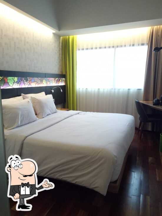 MaxOne Hotel Dharmahusada restaurant, Surabaya - Restaurant reviews