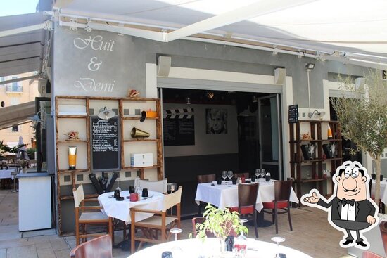 Menu at Huit & Demi restaurant, Monaco-Ville