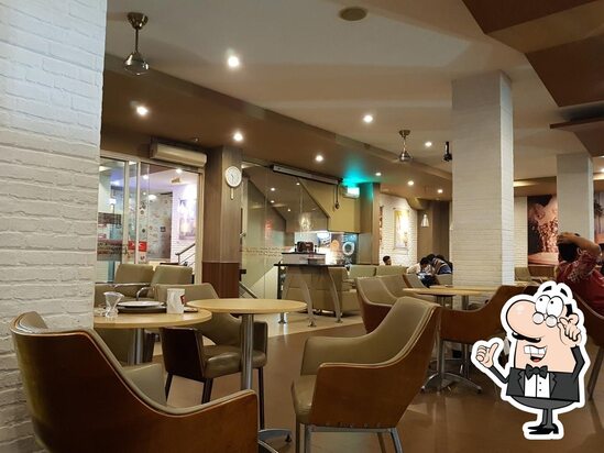 KFC Gunawarman, South Jakarta - Restaurant menu, prices and reviews