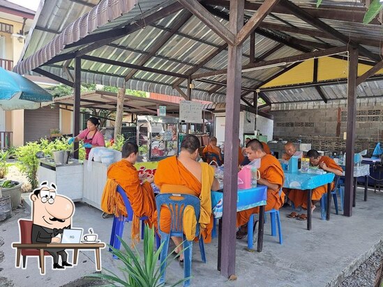 แม่คำนึงก๋วยเตี๋ยวเนื้อตุ๋นน้ำดำ ตำนาน50ปี, Pak Prieo - Menú del ...