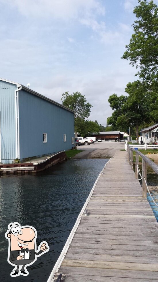 Monto-Reno Marina in Innisfil - Restaurant reviews