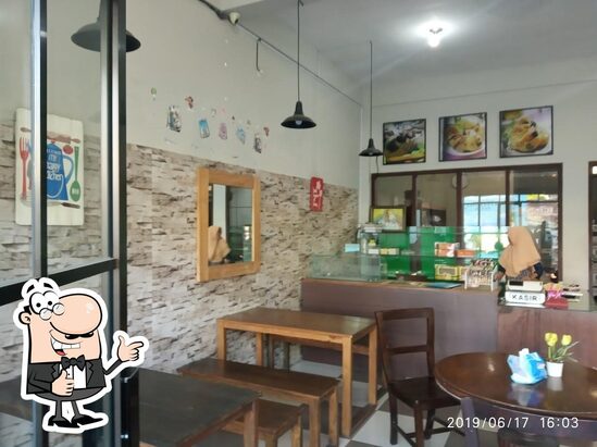 Menu at Vanissa Bakery, Gribig