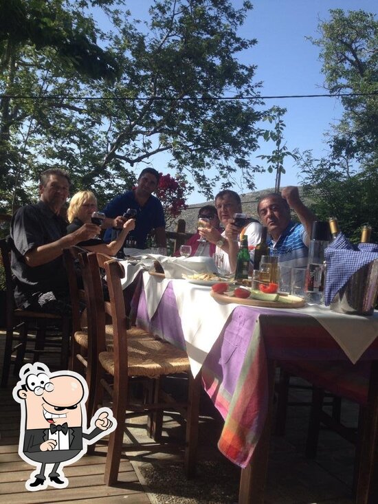 Ταβέρνα Πλάτανος, Krasi - Restaurant reviews