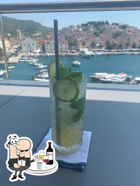 The Top pub & bar, Hvar - Restaurant reviews
