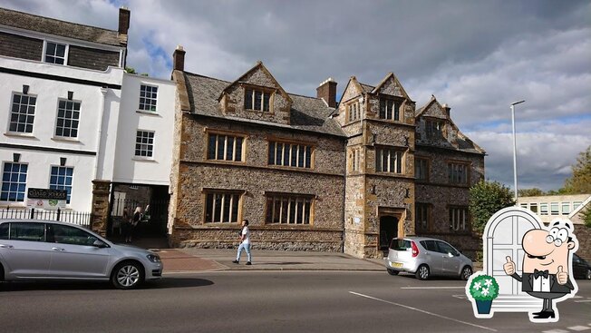 The Dolphin Hotel in Chard - Restaurant reviews