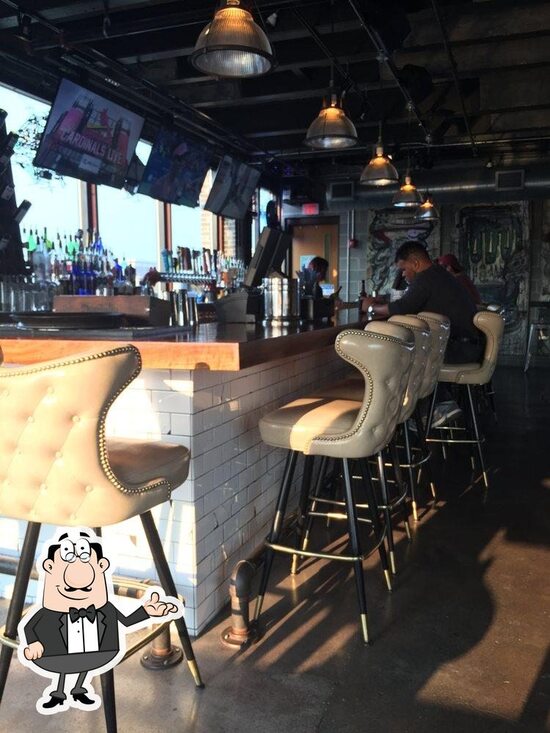 Menu at 300 Craft & Rooftop pub & bar, Des Moines