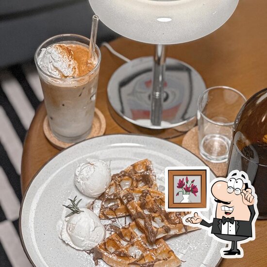 Flinders Street Cafe : Specialty Coffee & Our Cat, Bangkok - Restaurant ...