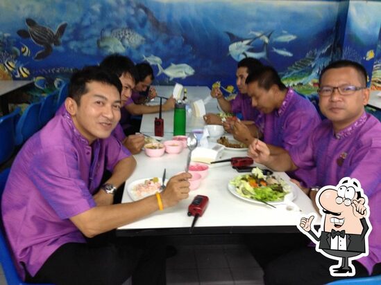 Menu at Lae Pang Food Court restaurant, Thep Krasatti